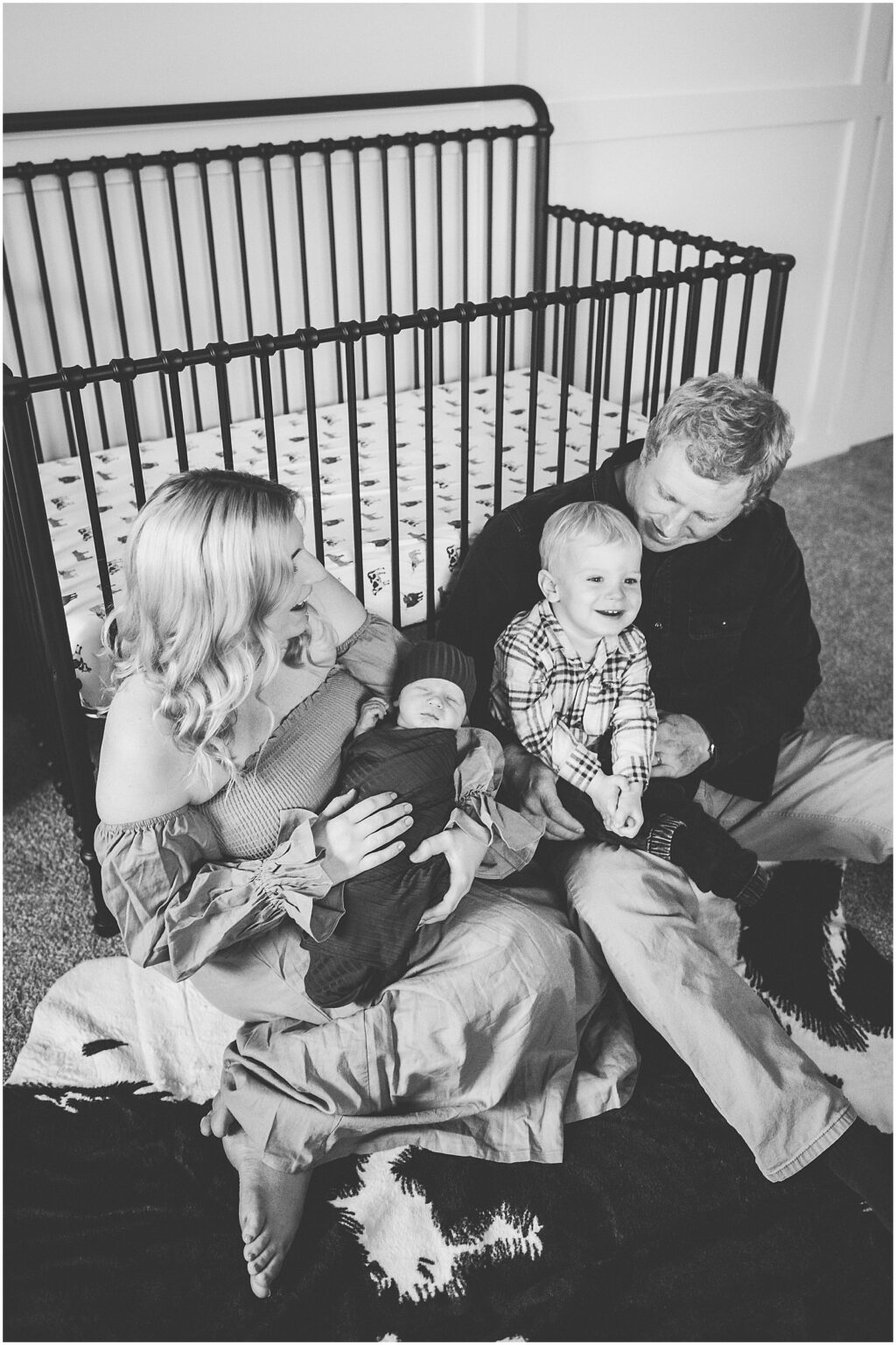 In-Home Lifestyle Newborn Session | The Metzger Family - Kara Evans ...